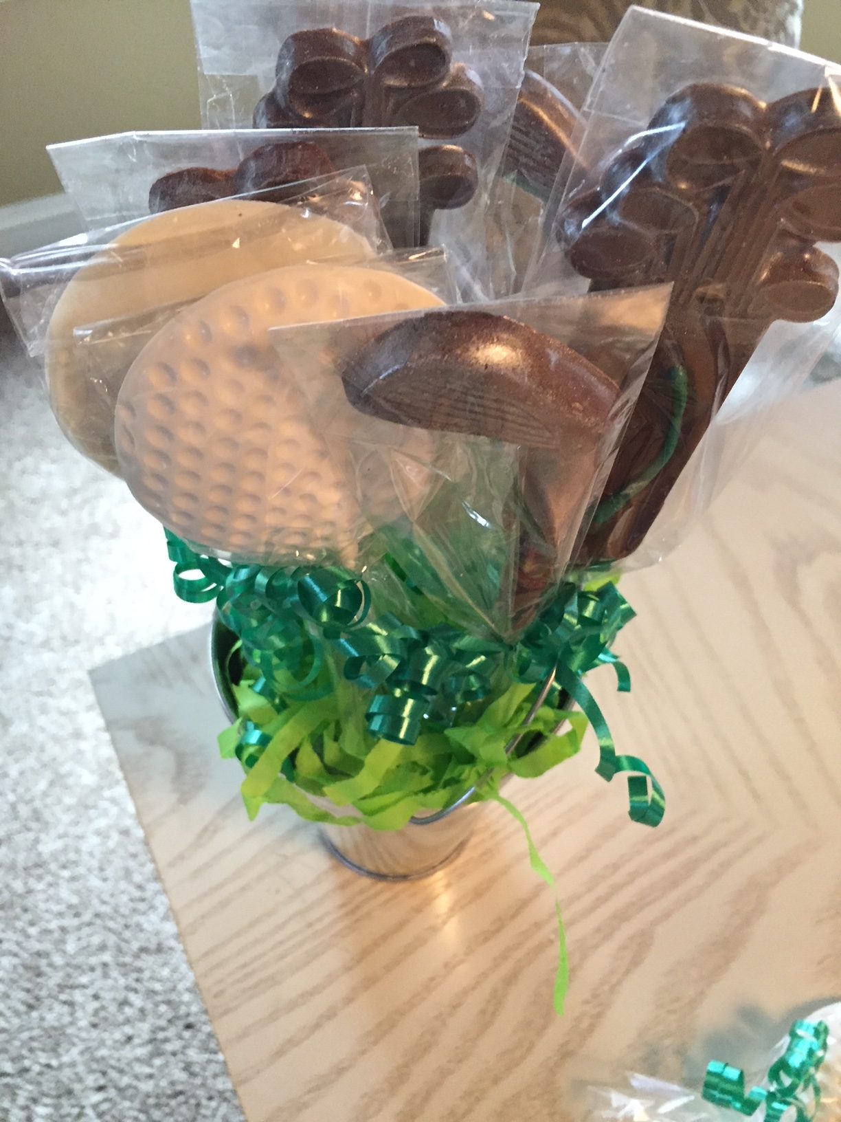 Golf shaped chocolates are a great gift. – Niche Golf